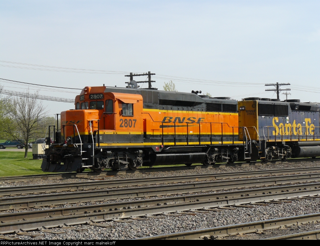 BNSF 2807